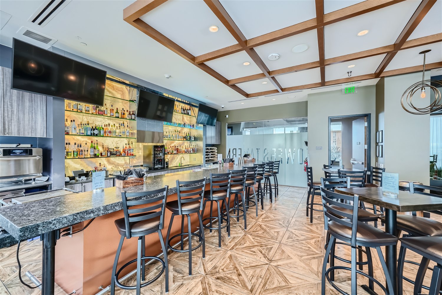 Country Club Towers and Gardens | Towers Tavern